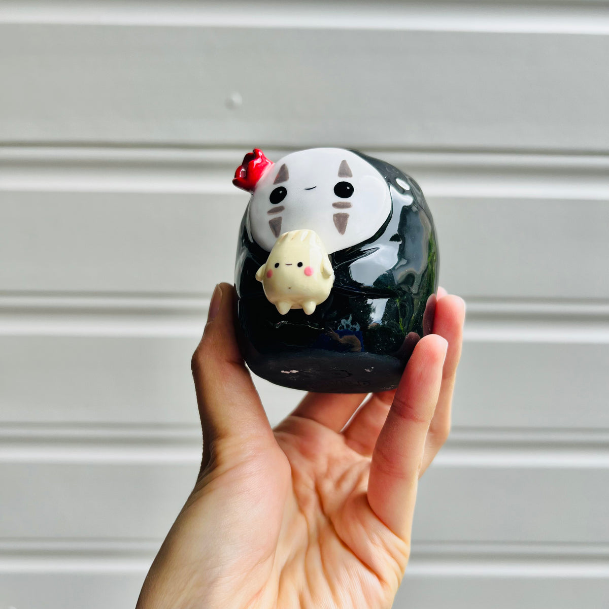 No Face vase with dumpling friend – Muld Pottery